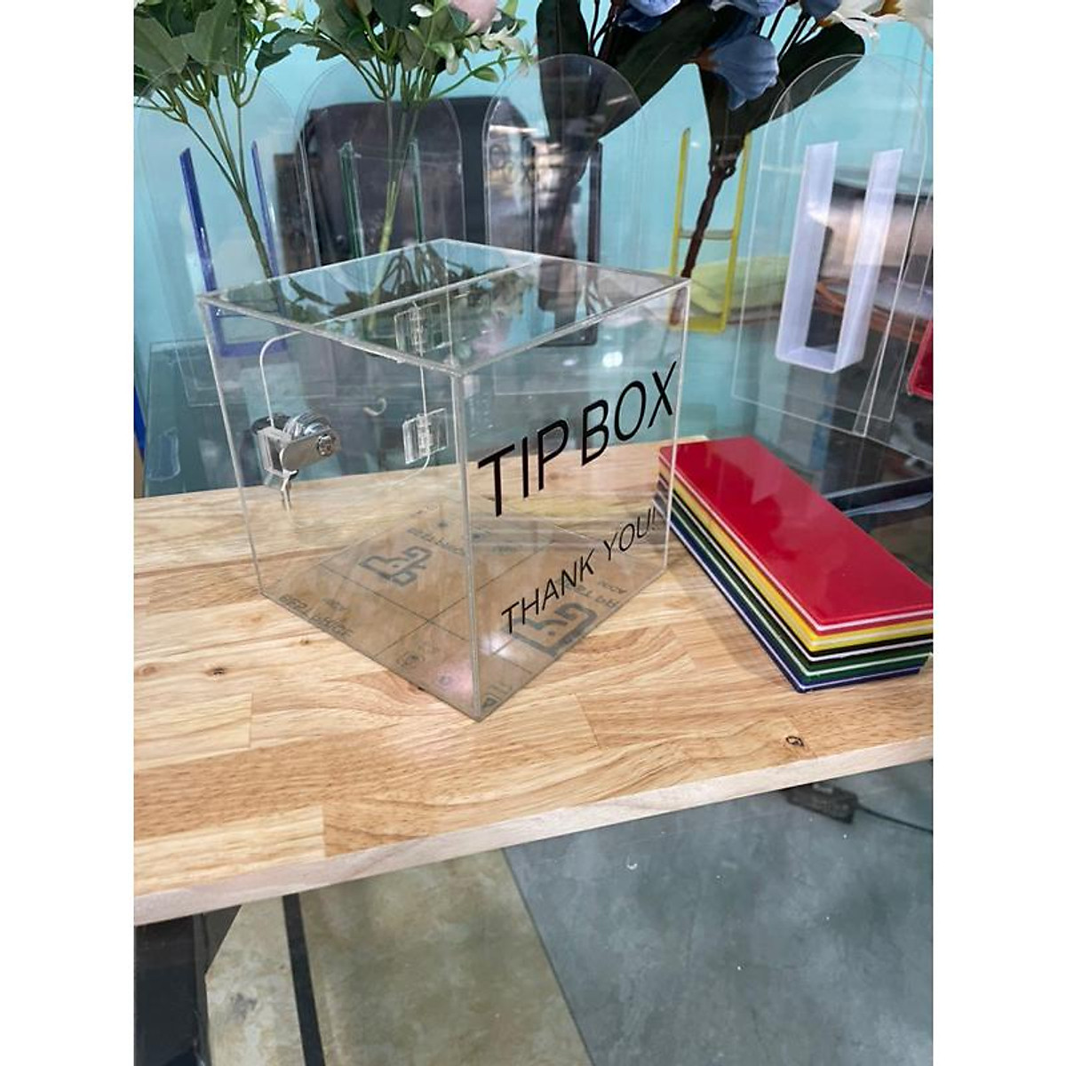 Thùng tip box mica, hộp tip box, có ổ khoá, nhiều màu sắc , nhiều kích thước, thiết kế theo yêu cầu