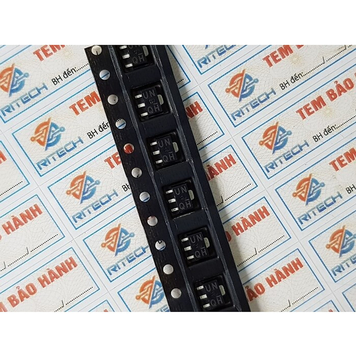 Combo 10 chiếc 2SA2071 Ký Hiệu UN Transistor PNP 60V-3A SOT89 | Tiki