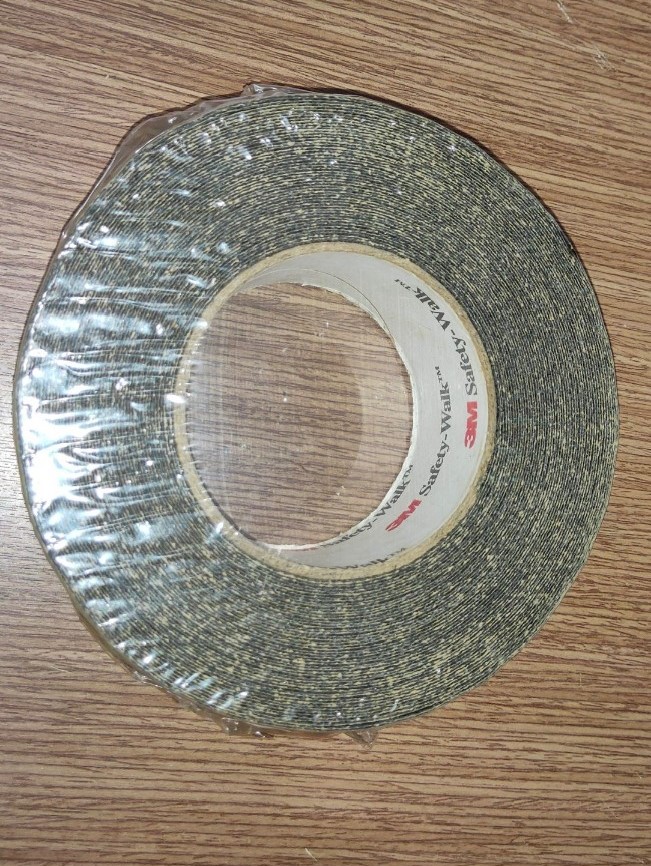 Review Cuộn Băng keo chống trượt cực tốt 3M 610 Safety-walk 50mm x 18m, màu đen