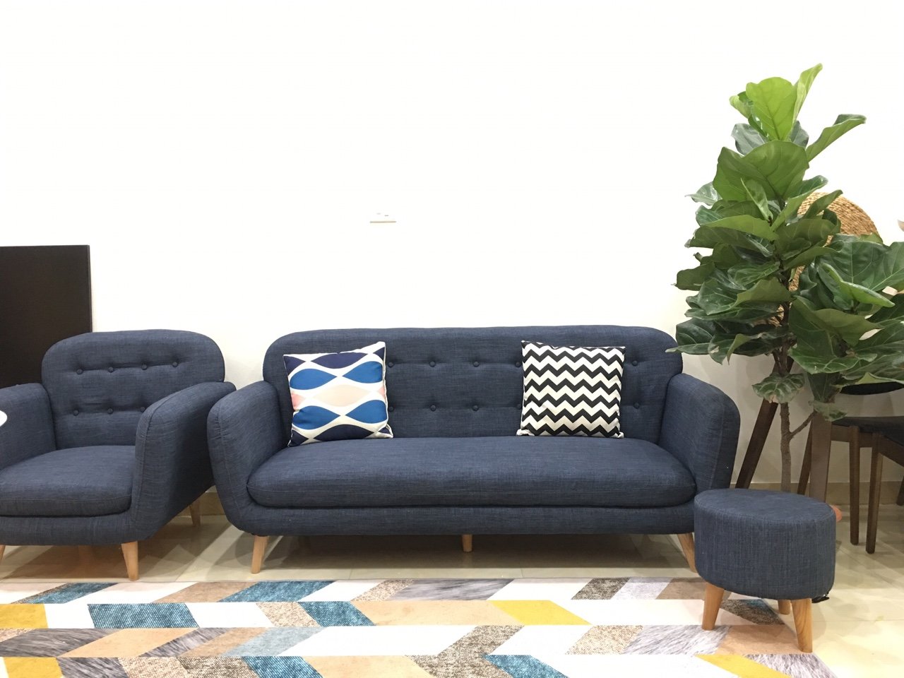 Thiết kế đơn giản ghế Sofa 1 băng nên dễ dàng kết hợp với nhiều phong cách